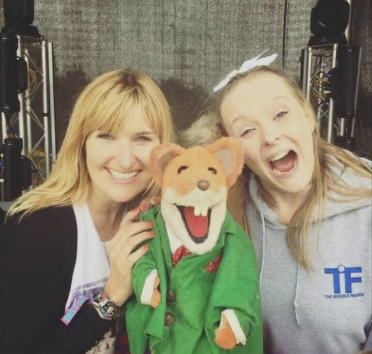 About Laura Alexandra